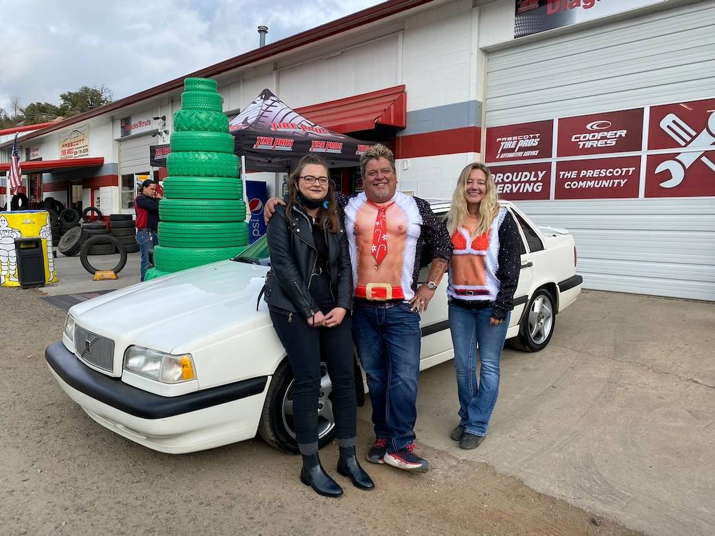 Prescott Tire Pro's - Raise a Hood