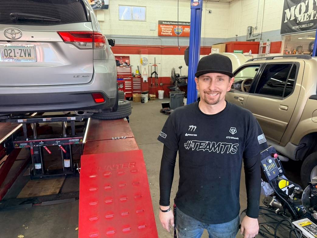 Prescott Tire Pro's - Raise a Hood